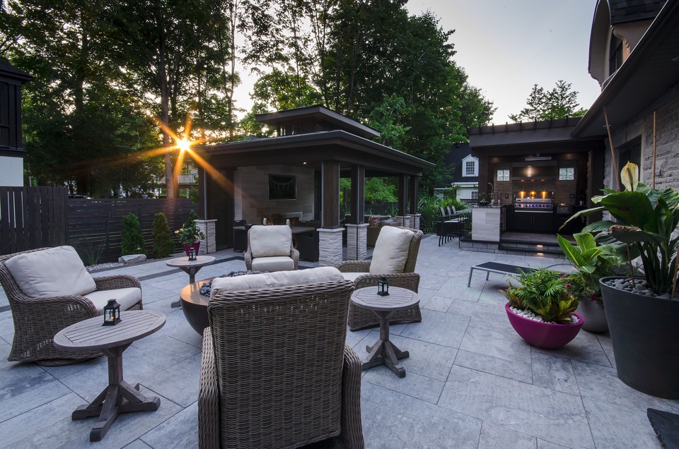 Interlocking Ottawa | Custom Interlock Driveways & Walkways