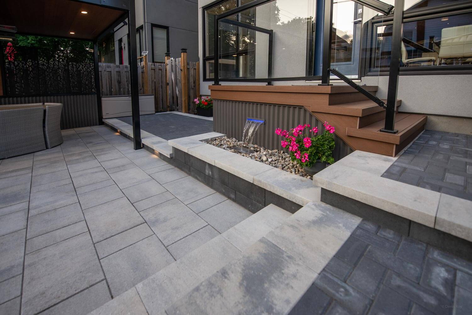 Interlocking Ottawa | Custom Interlock Driveways & Walkways